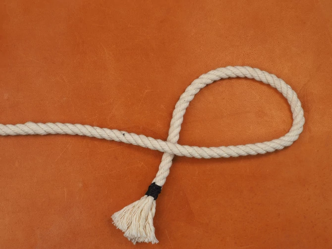 Löpögla, löpknut, ränn-knop -knut, bara ögla eller överhandsknop med nyck